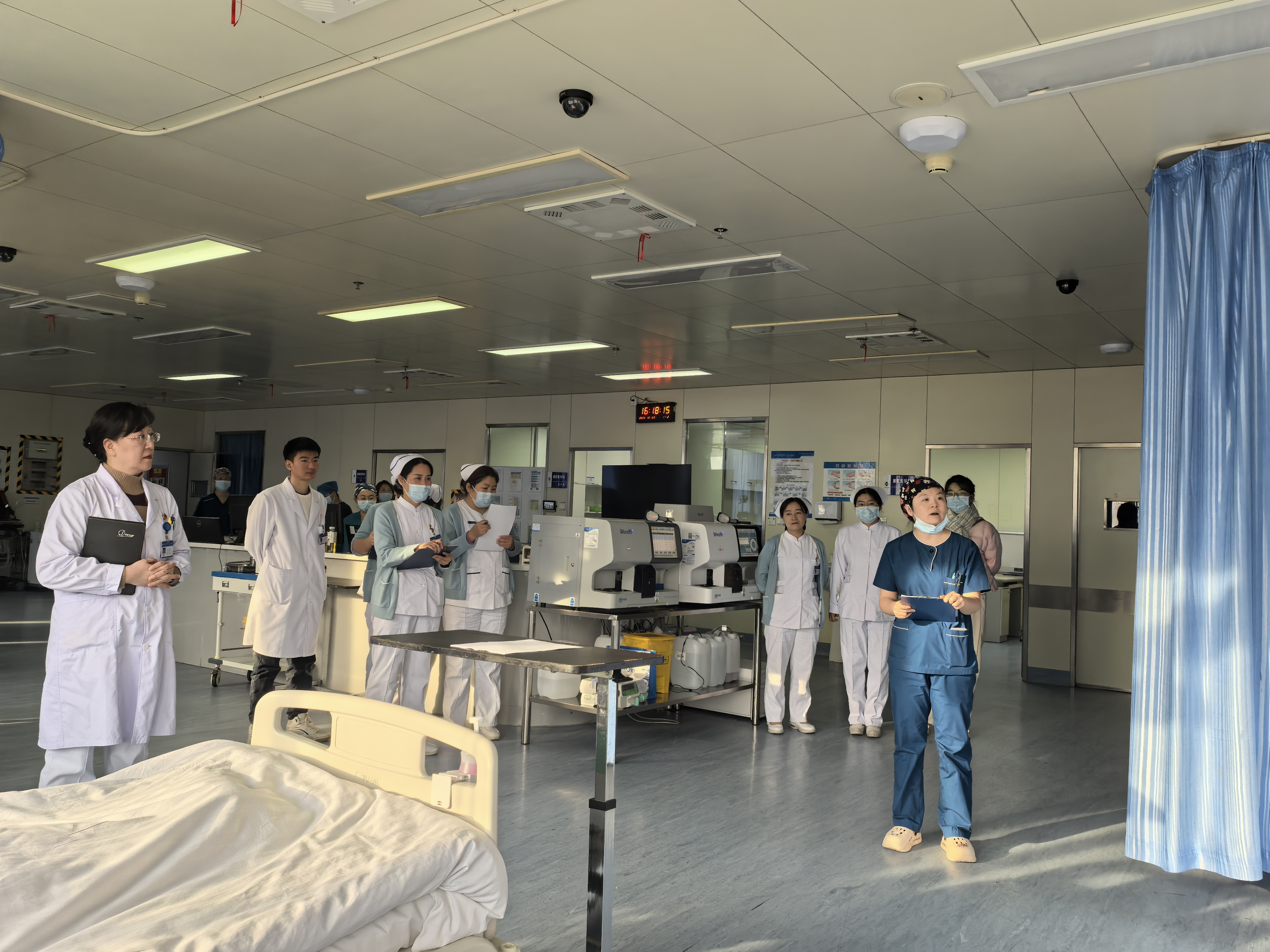 兰州石化总医院 医院新闻 以练备战——护理部组织心脏骤停应急演练